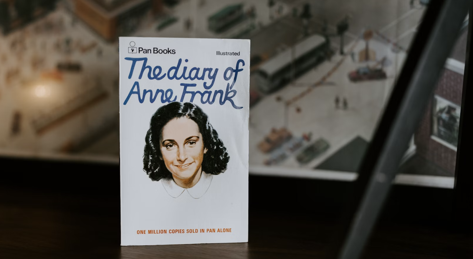 70+ Powerful Anne Frank Quotes to Inspire Hope